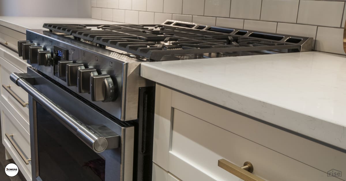 The Fleetview - Gas Range with Gas Range by Bowers Construction