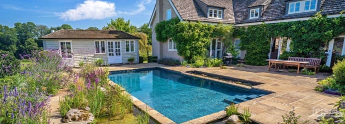 Natural and Living Pools: An Alternative to Chlorine