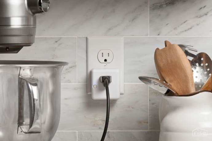 Smart Outlets and Plugs: A Guide For Homes