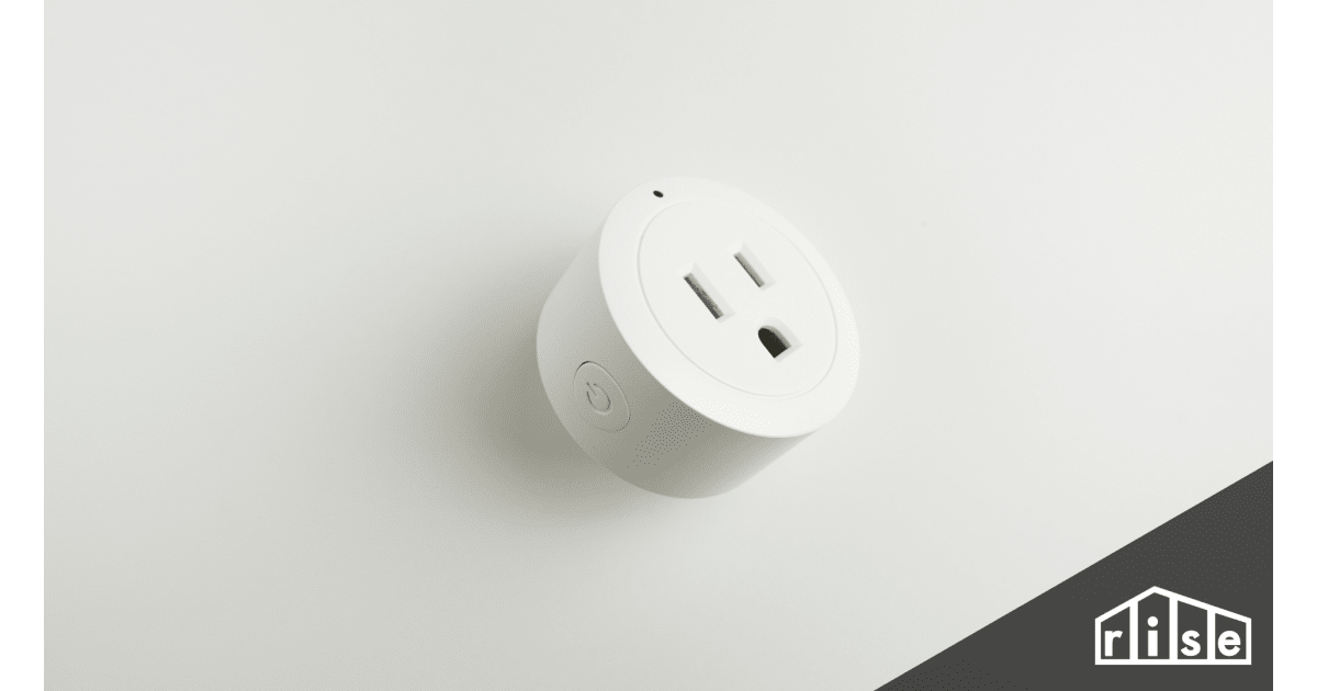 Smart Outlets and Plugs: A Guide For Homes