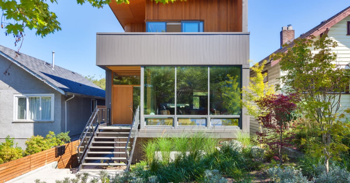 Rise | PoonLi House Exterior Front Face with Awning Window by Lanefab ...