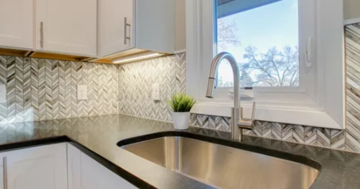 Rise | Kitchen with Low-Flow Kitchen Faucet by Constructive Builders