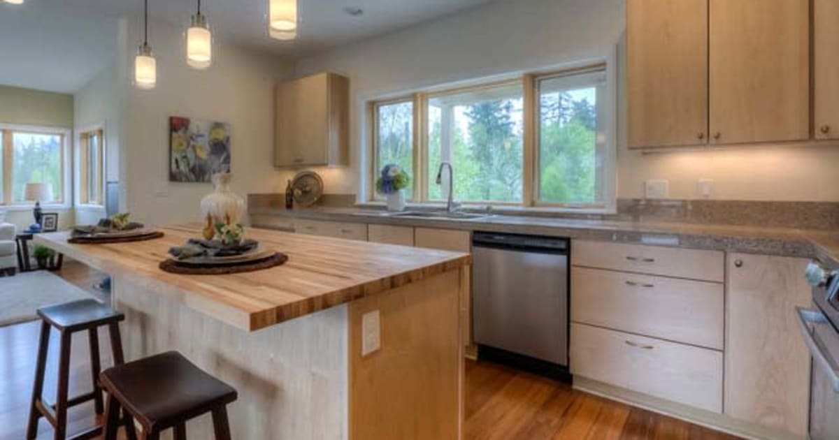 Rise | Kitchen with Low-Flow Kitchen Faucet by Winsome Construction