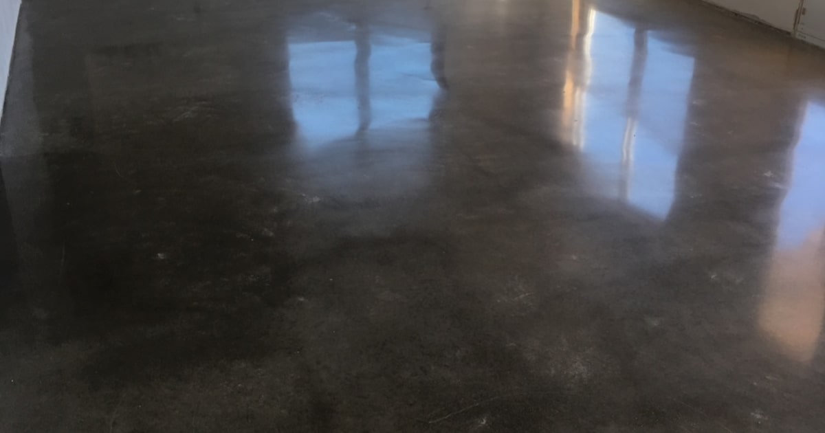 Rise | 400 Grit cream polish with Concrete Flooring by DeltaCrete