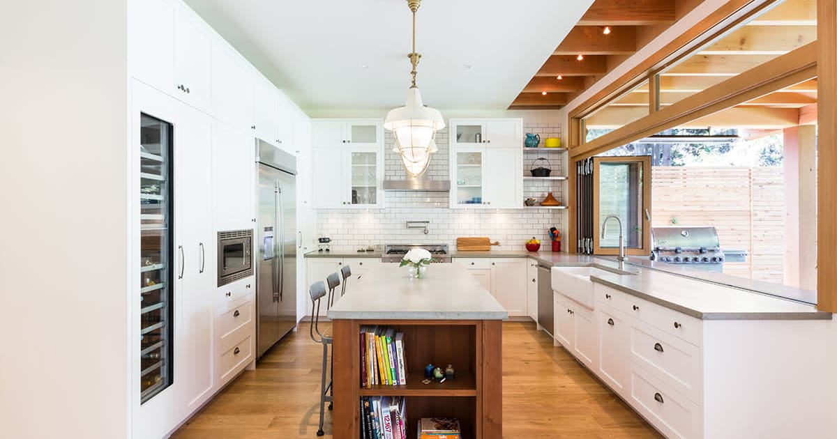 Rise | Kitchen with Integrated LED by Naikoon Contracting