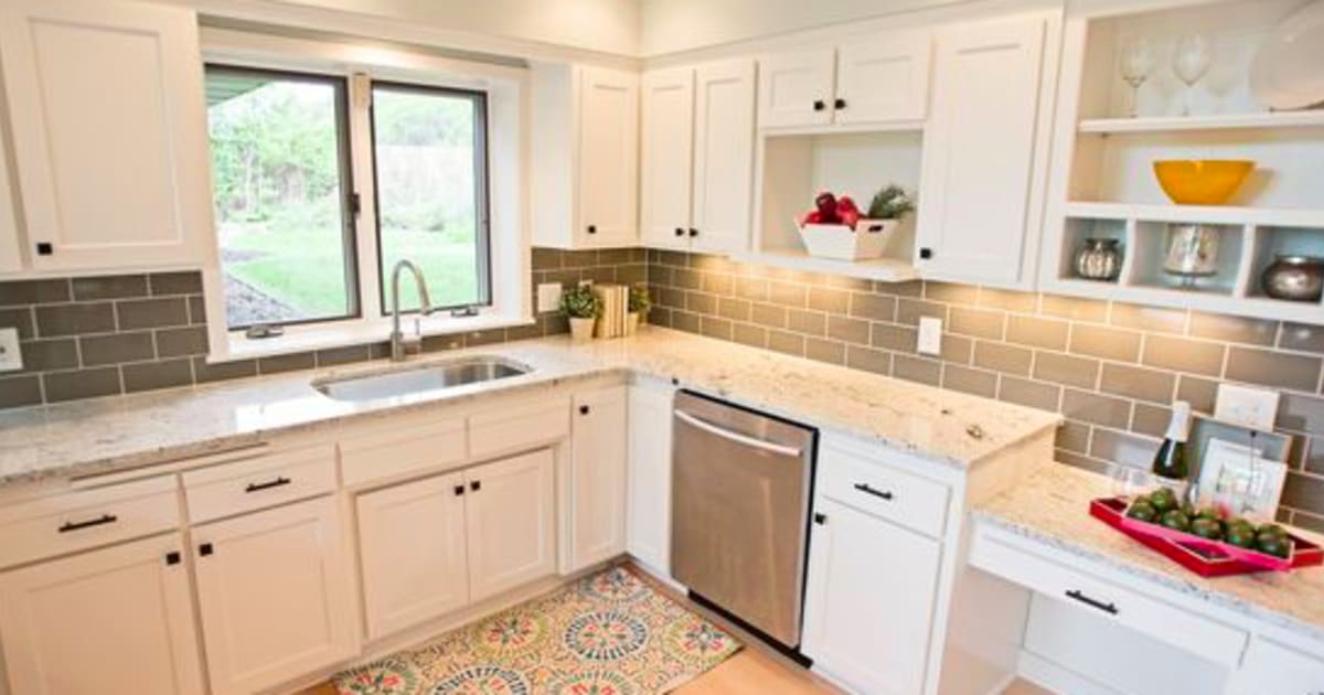 Rise | Kitchen with Low-Flow Kitchen Faucet by Constructive Builders